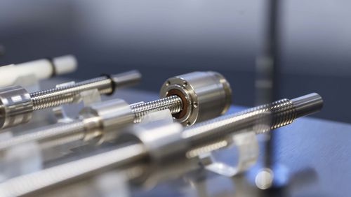 Procédés de rectification cylindrique automatisés pour de petites ...